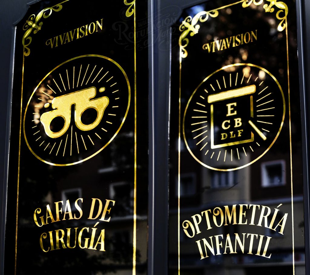 ROTULACION A MANO | Rótulos en cristal dorado para Vivavision de ...